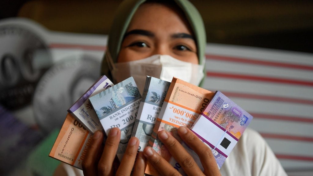 Mulai Hari Ini, Penukaran Uang Baru 2025 Resmi Dibuka oleh Bank ...